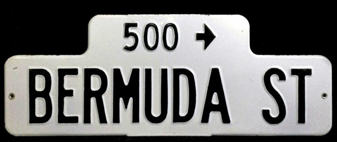 Vintage Enameled 500 Bermuda St. Road Street Sign 1/1 on Etsy - Etsy