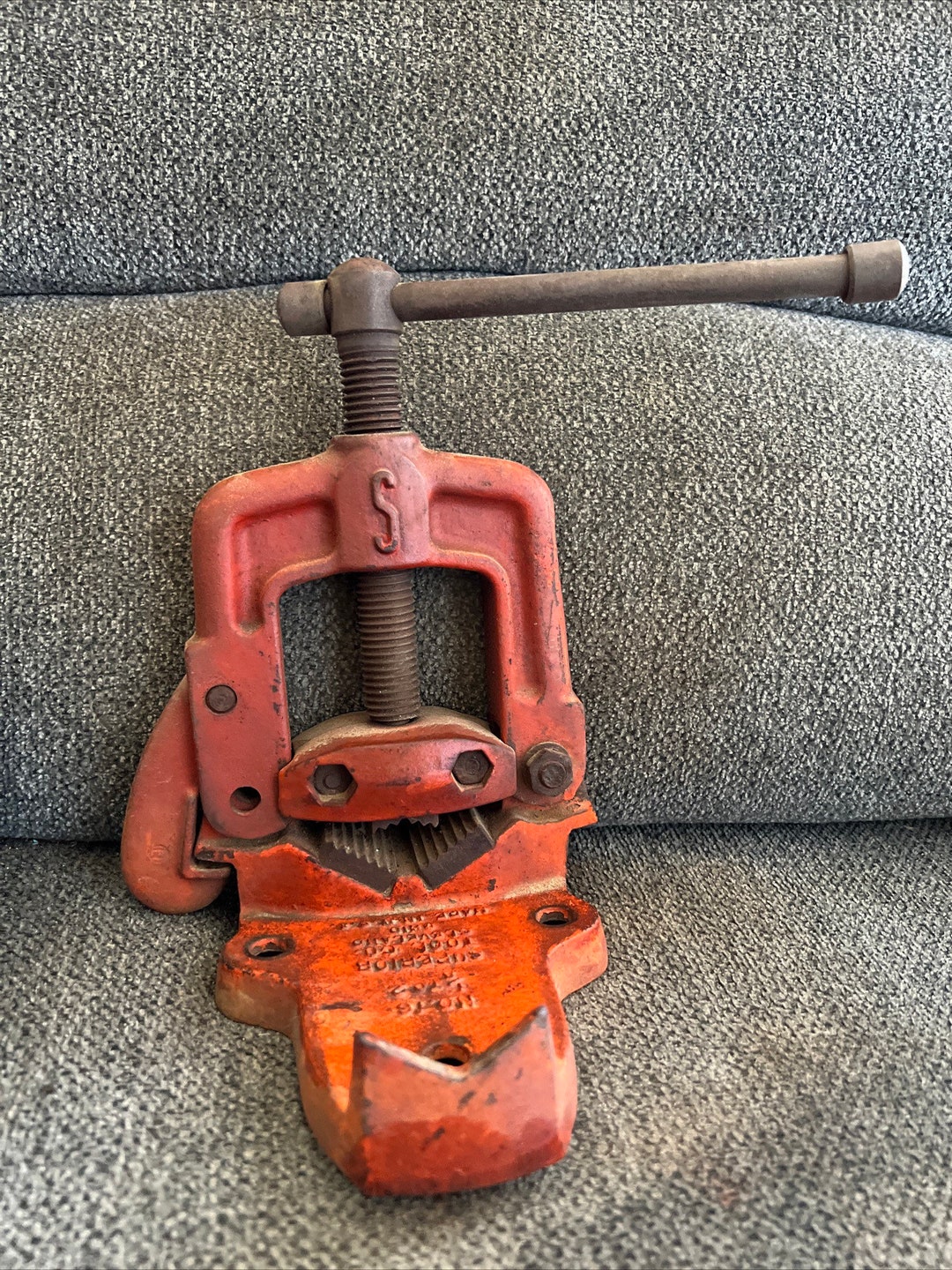 Vintage Superior Tool Co No. 16 Pipe Vise Clamp Tool Cast Iron Steel 1/ ...