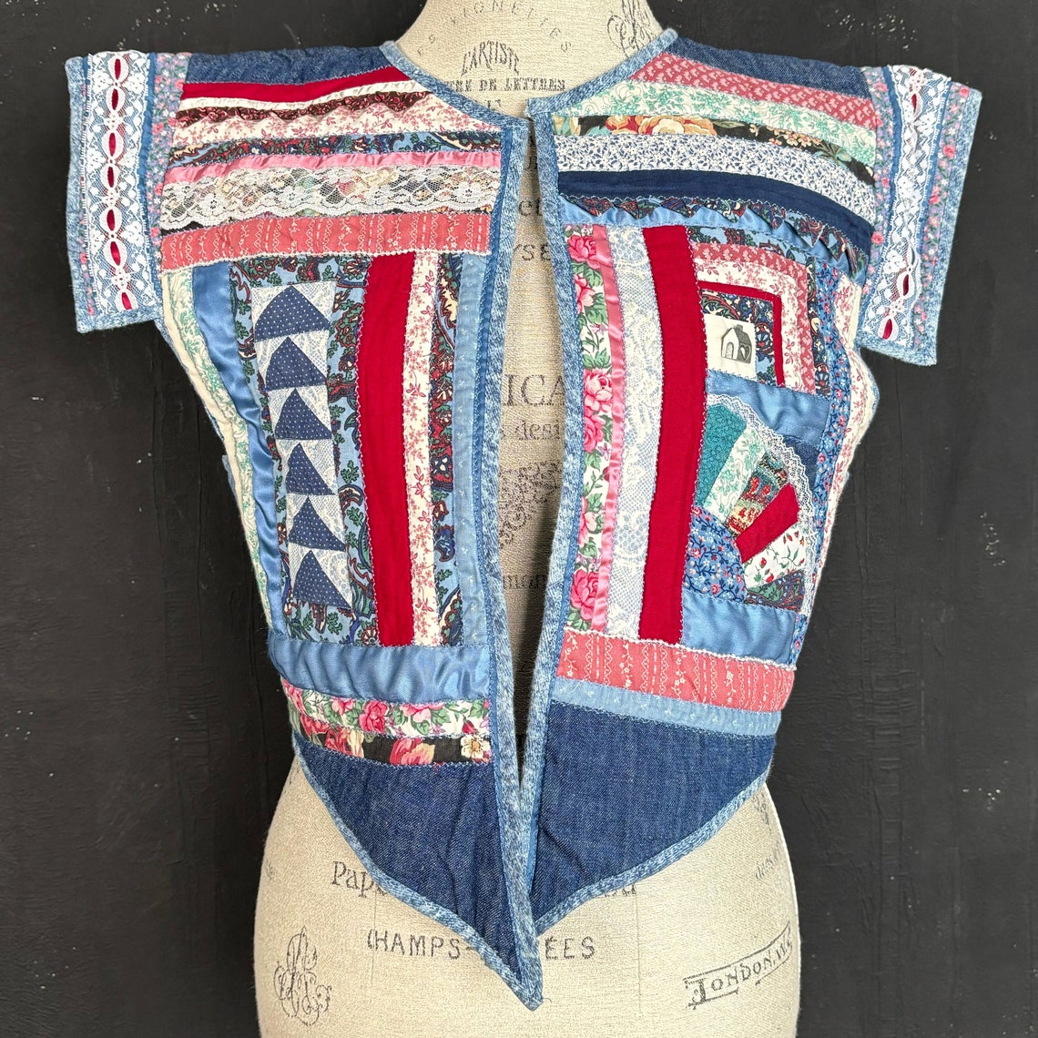 Vintage Quilted Patchwork VEST Blue Ditsy Flower Squared Purple Lace ...