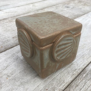 Handmade Lidded Box, Ceramic Trinket Box, Stoneware Box With Lid - Etsy