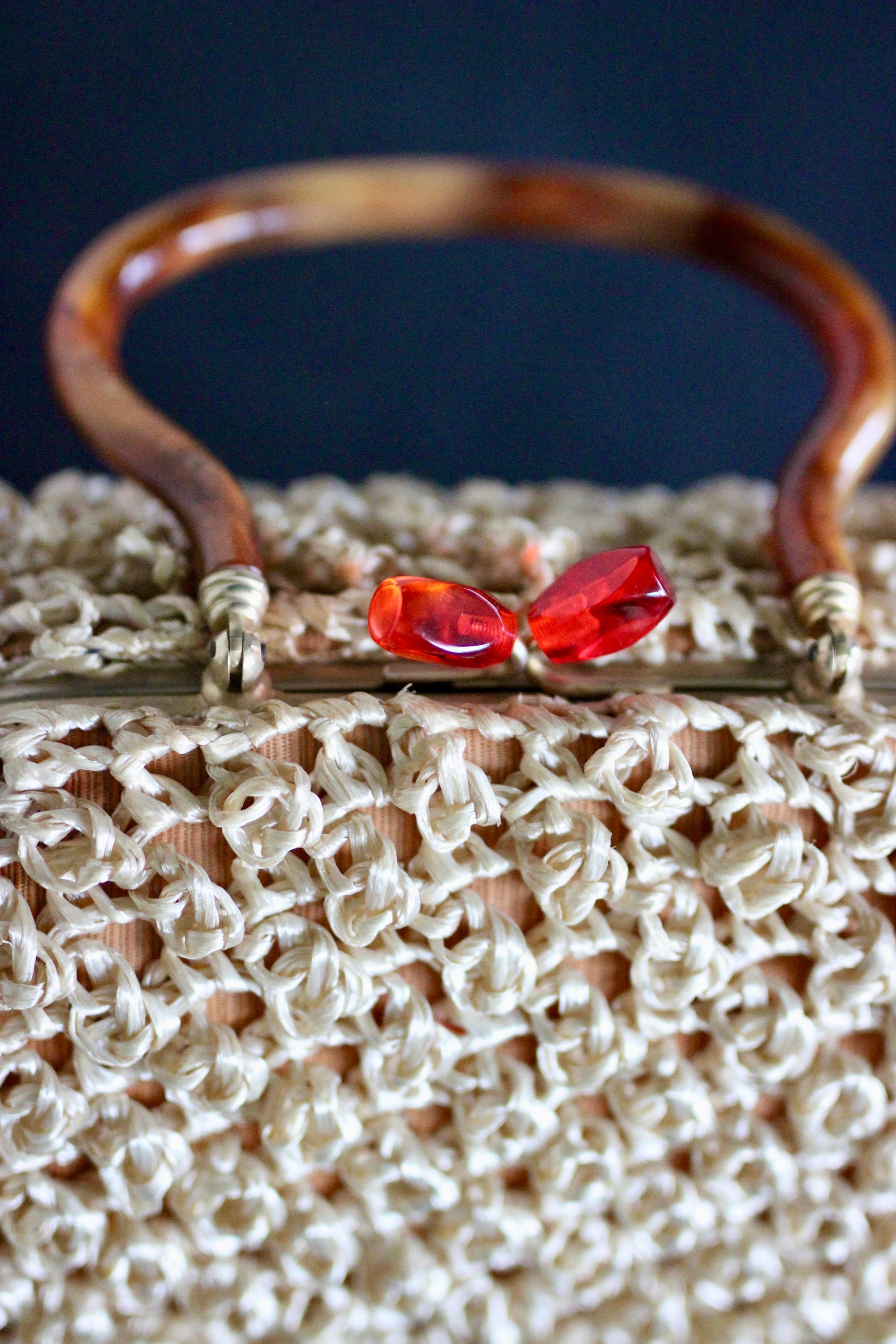 1950s 1960s Beige Woven Raffia Straw Top Handle Bag/purse//lucite ...