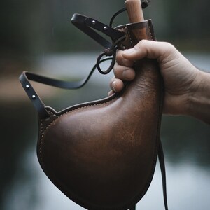 Leather Flask wineskin 1 L Personalized, Groomsman Flask, Engraved ...