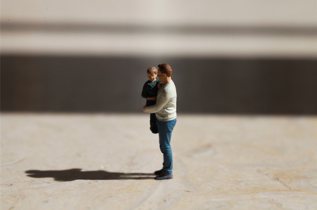 1:87 Father and Son Creative Scene Macro Shot Miniature Model - Etsy