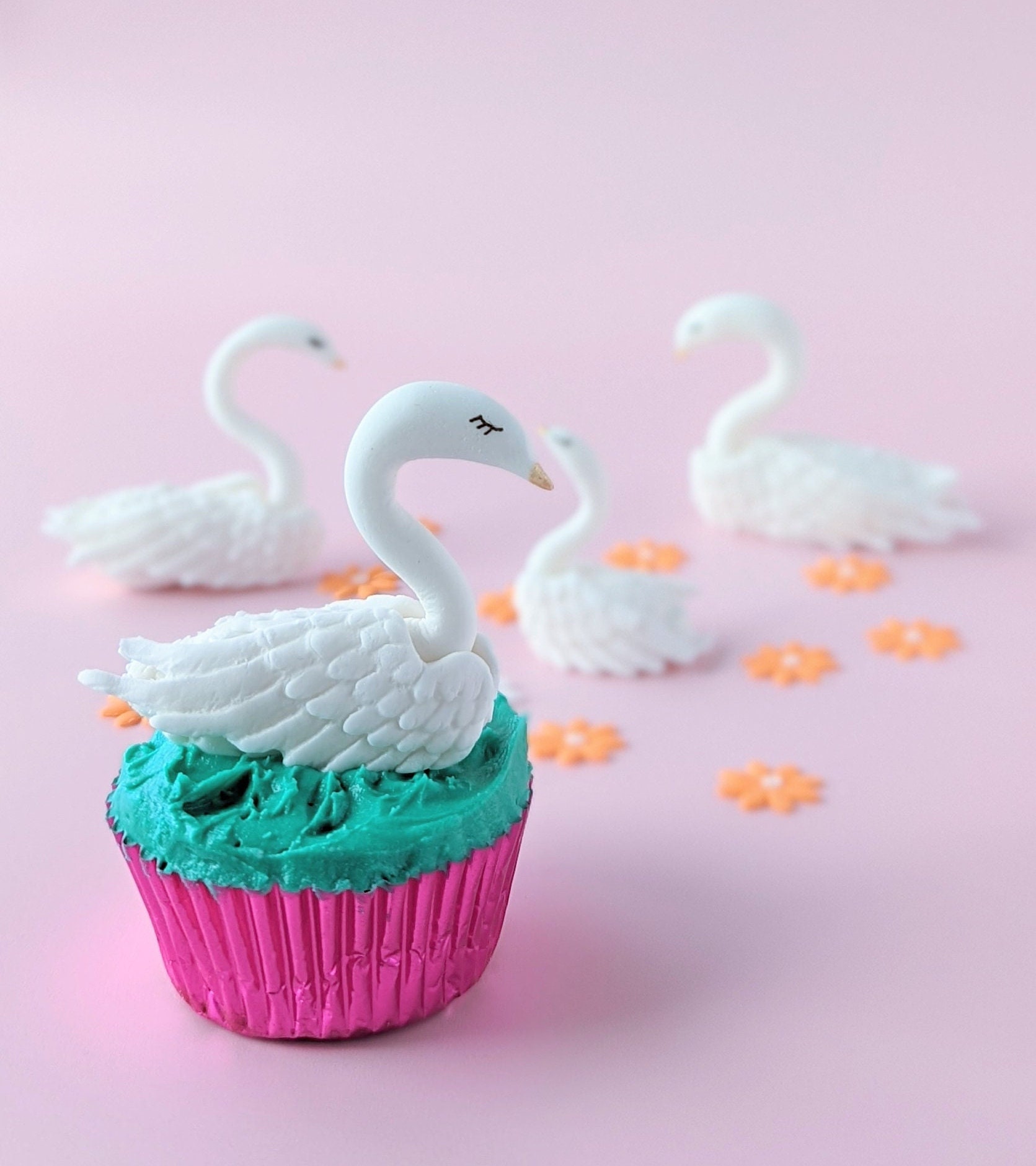 Fondant Swan Cake Toppers, Fondant Edible Swan Cupcake Toppers - Etsy
