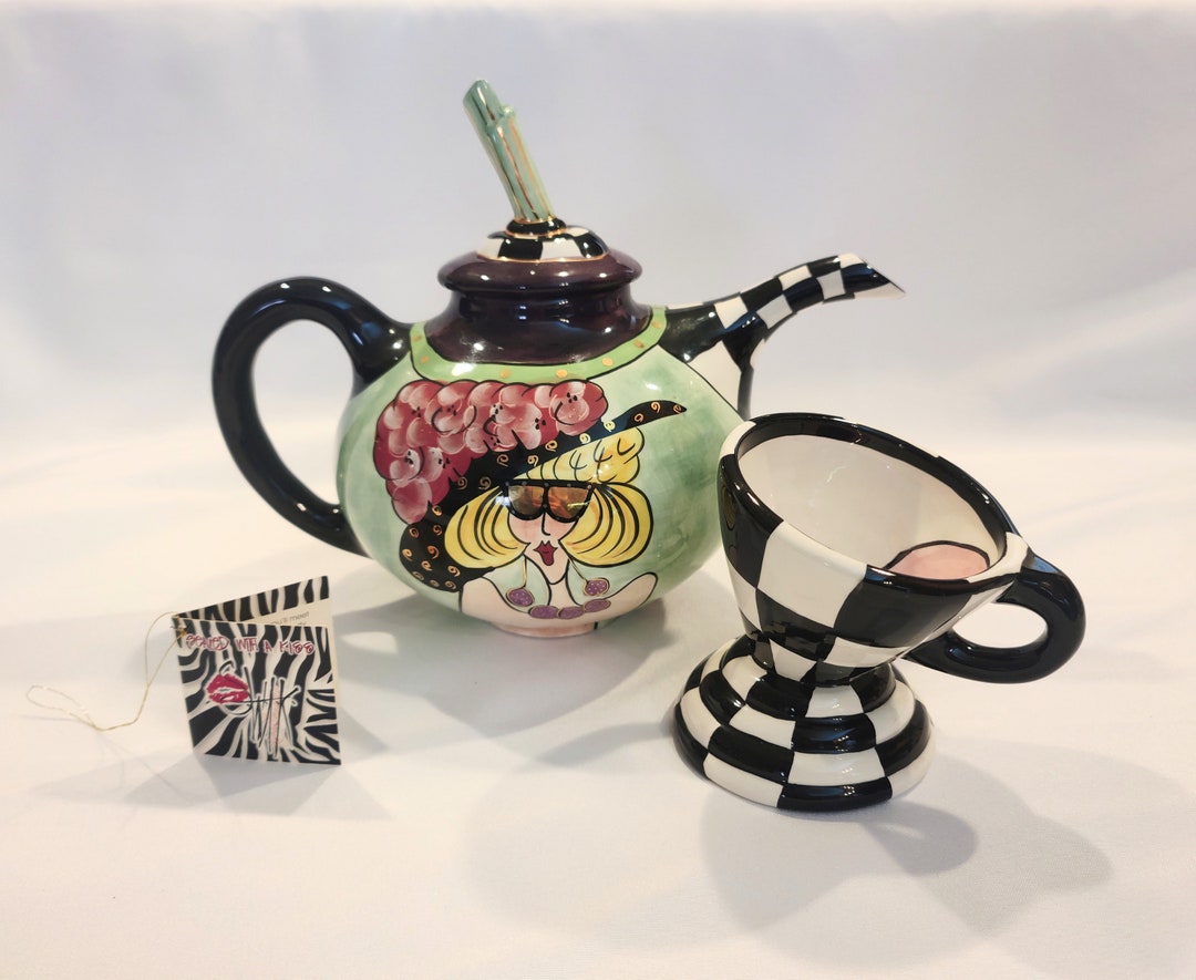 SWAK Lynda Corneille Signed Aunt Gertie Teapot - Etsy