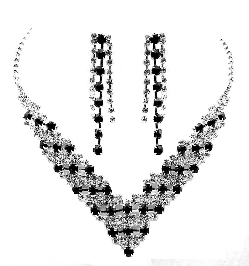 V Shape Black And Clear Crystals Collar Necklace Earrings Set