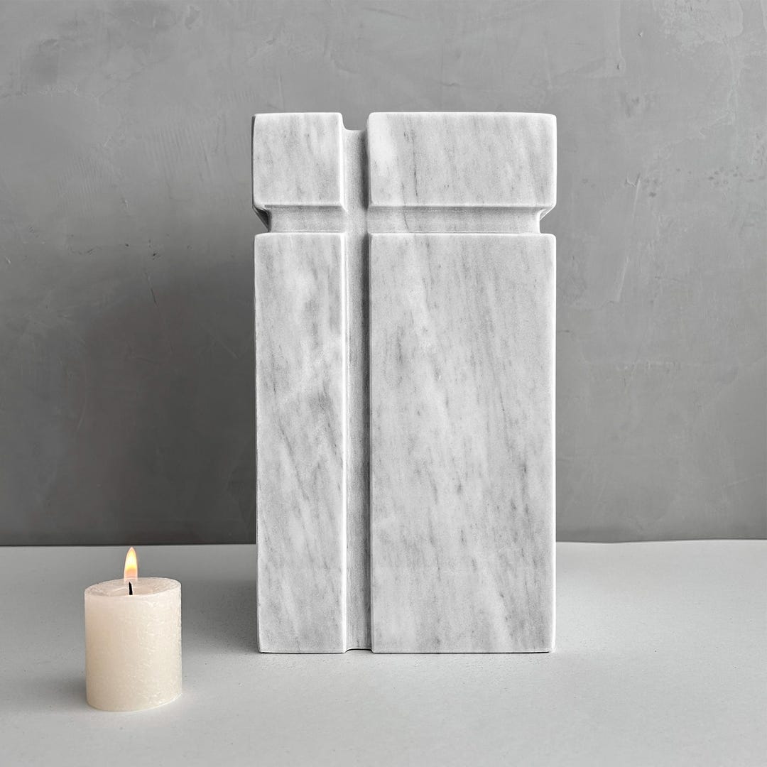 Natural White Marble Urn, Hand-carved Memorial Individual Urn for Ashes ...