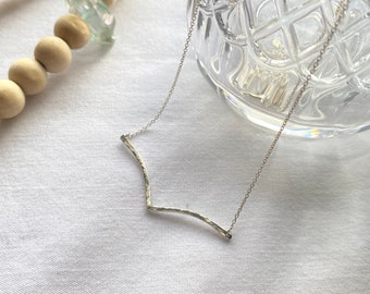 Curved V Necklace - Etsy