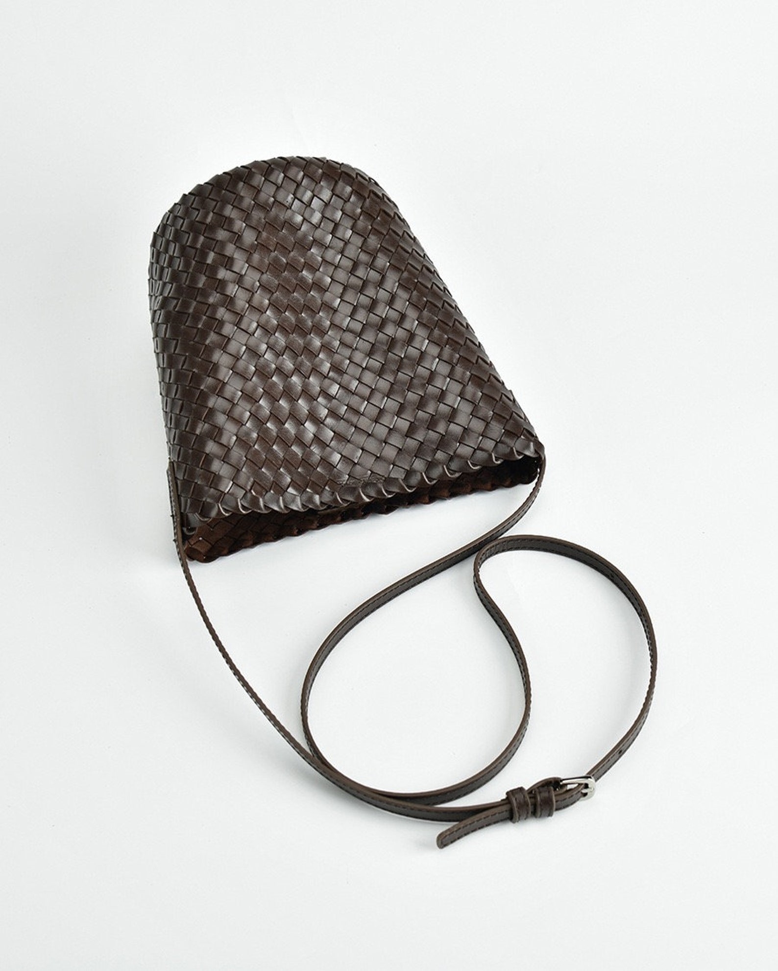 Cowhide Leather Hand Woven Bucket Bag, Ladies Hobo Holiday Bag, Weekend ...