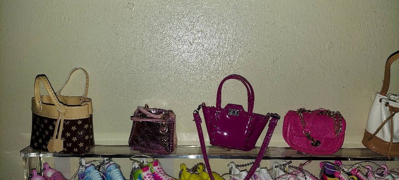 Mini Brands Fashion Series 1 Collection. All Purses Have Accessories ...