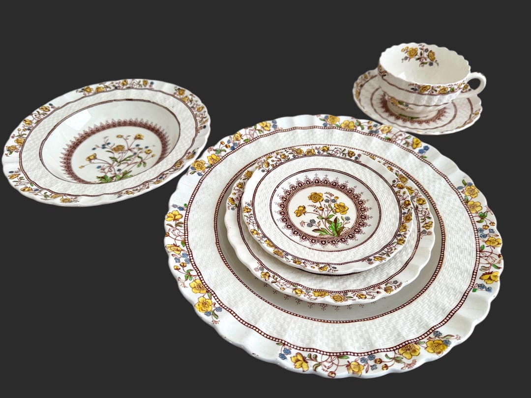 Spode Buttercup Pattern 6 Piece Place Settings Including Rimmed Soup ...