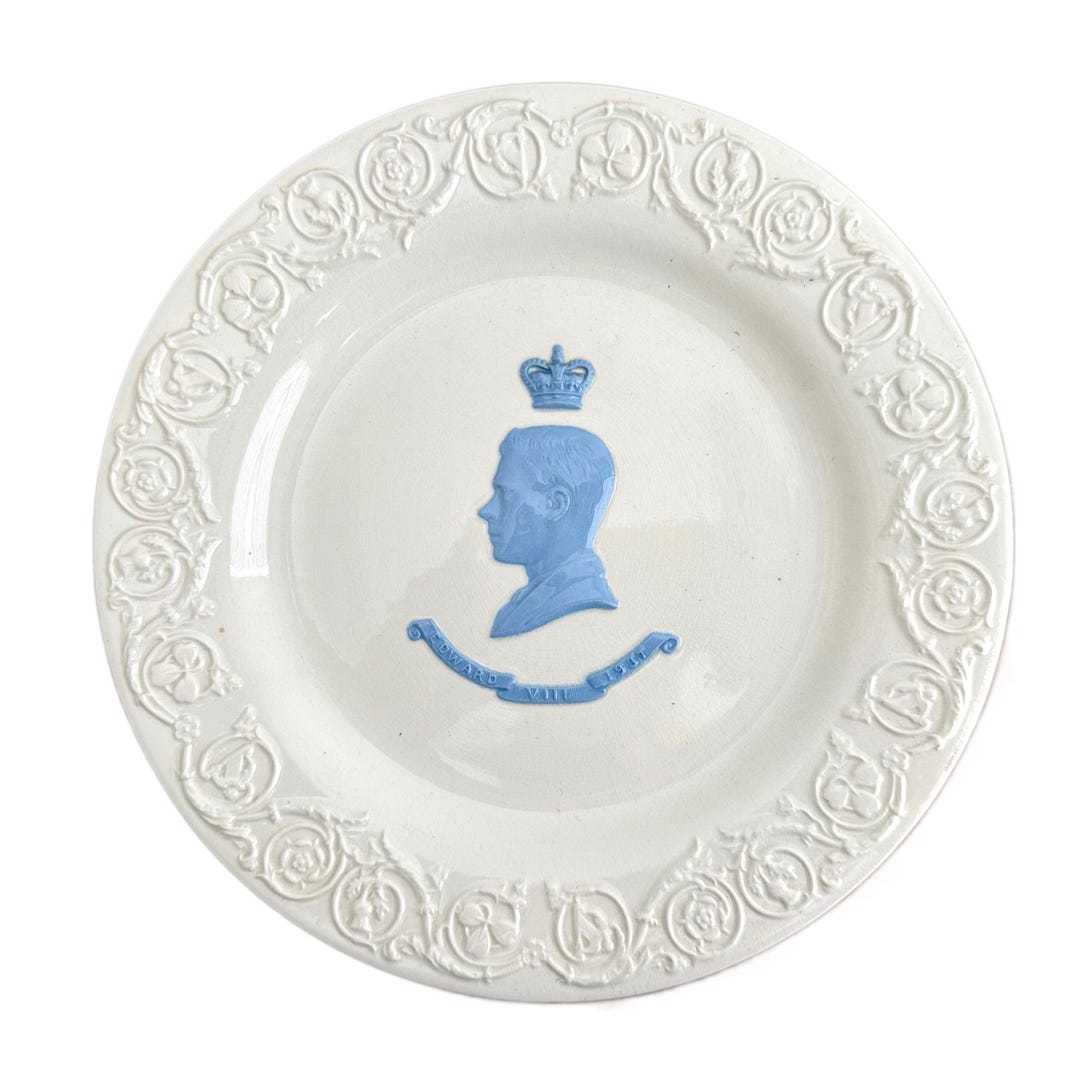 1937 Wedgwood Coronation Plate King Edward VIII Queen’s Ware Blue ...