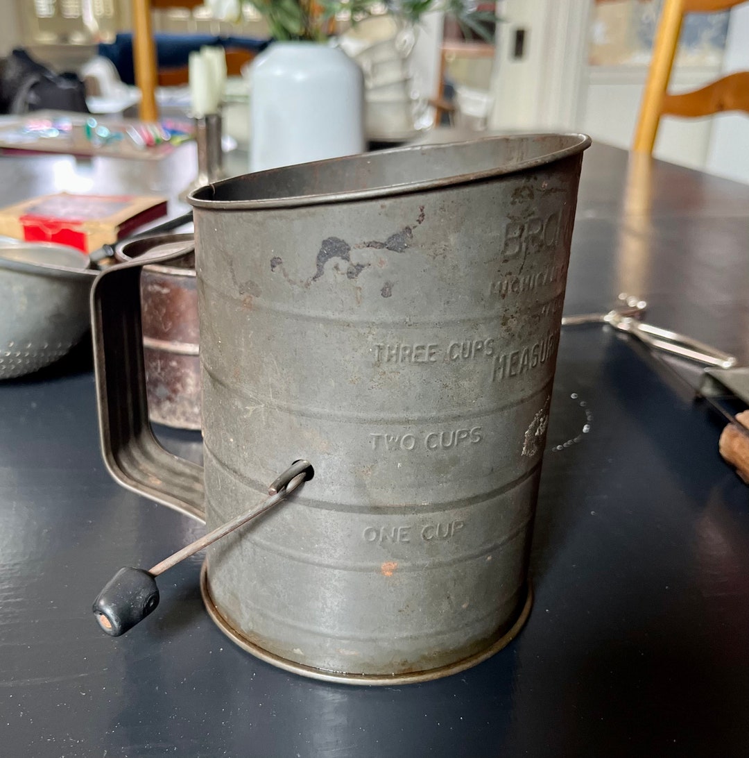 Flour Sifter - Old Fashioned - Lovely Retro Kitchen Tool - Works- Ships ...