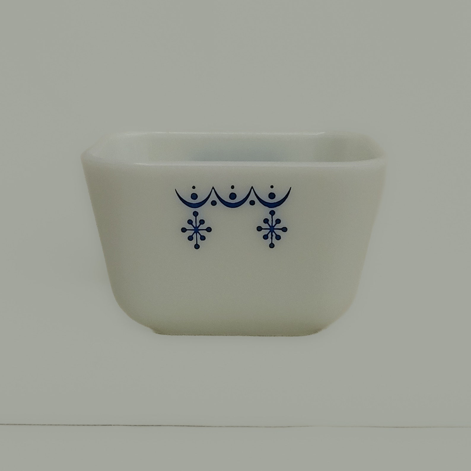 Pyrex Blue Snowflake Garland Fridge Dish (no Lid), 1.5cup - Vintage ...