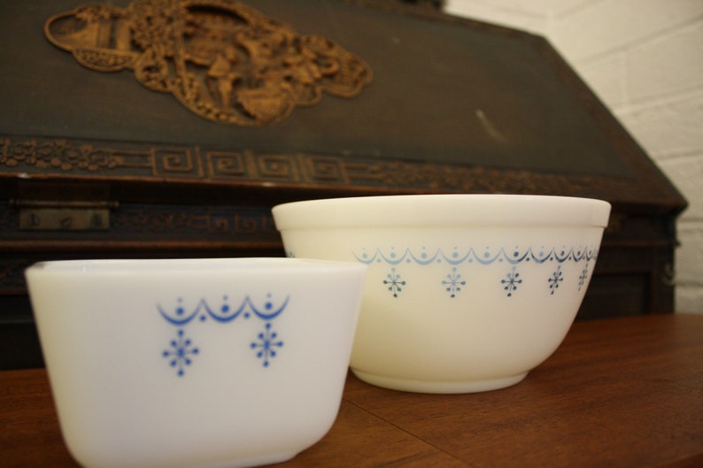 Pyrex Blue Snowflake Garland Fridge Dish no Lid, 1.5cup Vintage ...