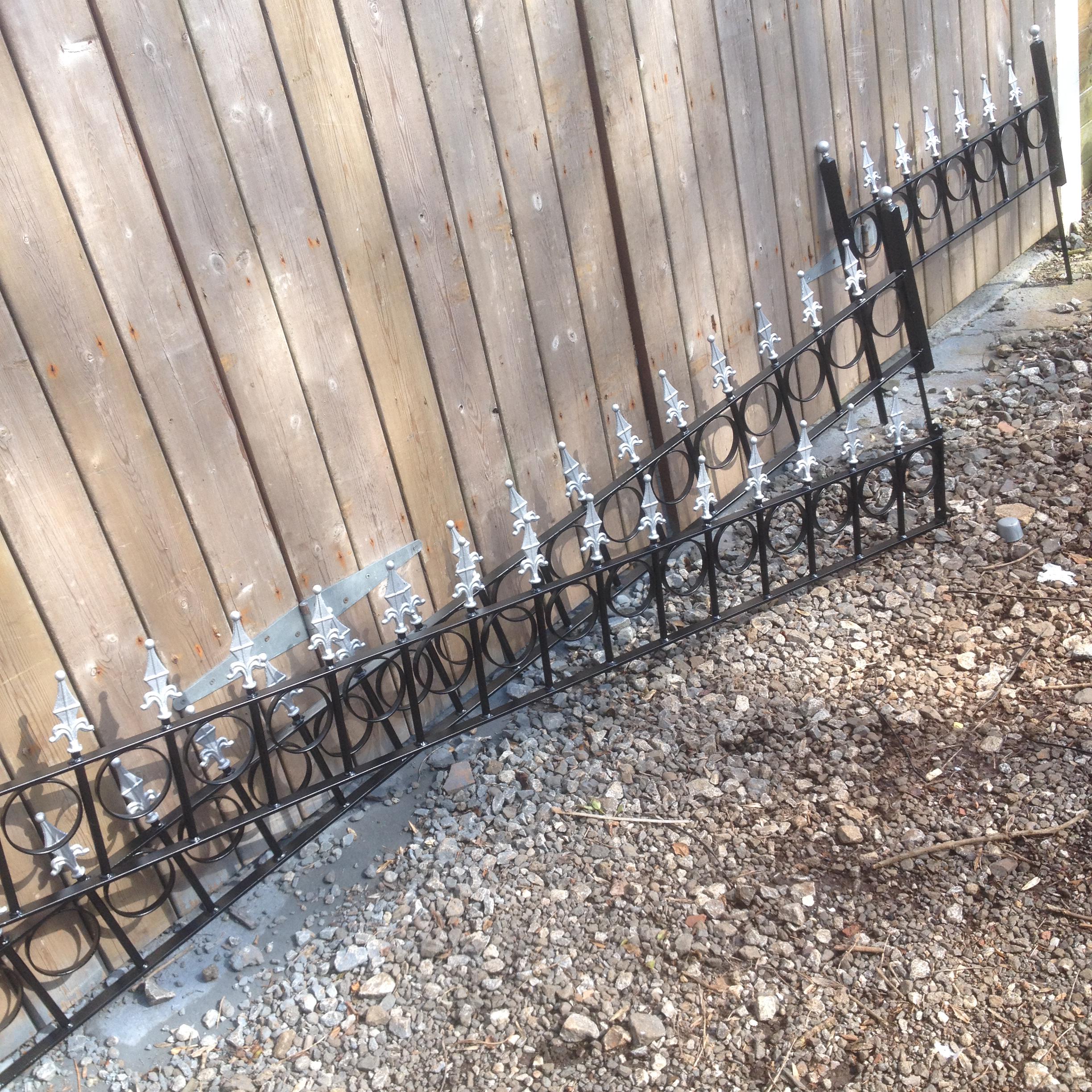 Bespoke Cemetery Railings: Galvanized, Made to Measure (UK Only) Read ...