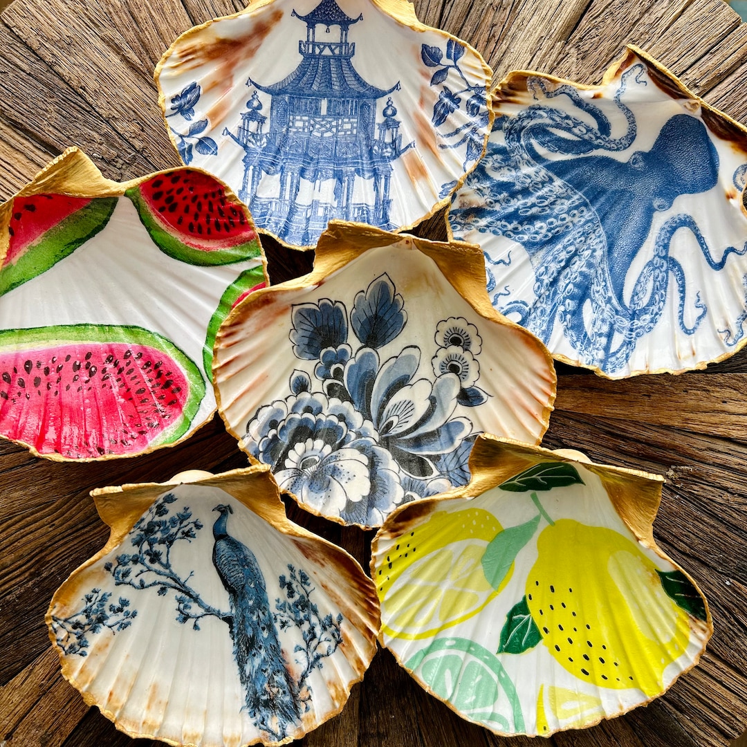 Scallop Shell Decorated With Delft Blue, Blue/white Baroque, Exotic ...