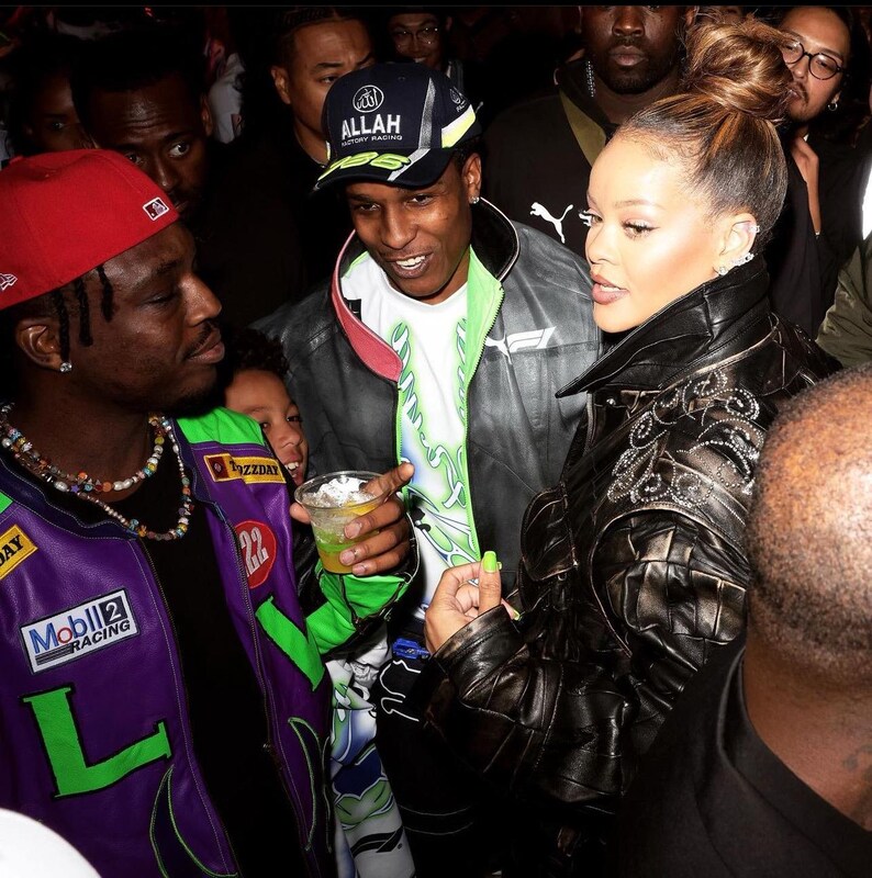 Everyayy “skateboard P" Chain (pearled) - Etsy