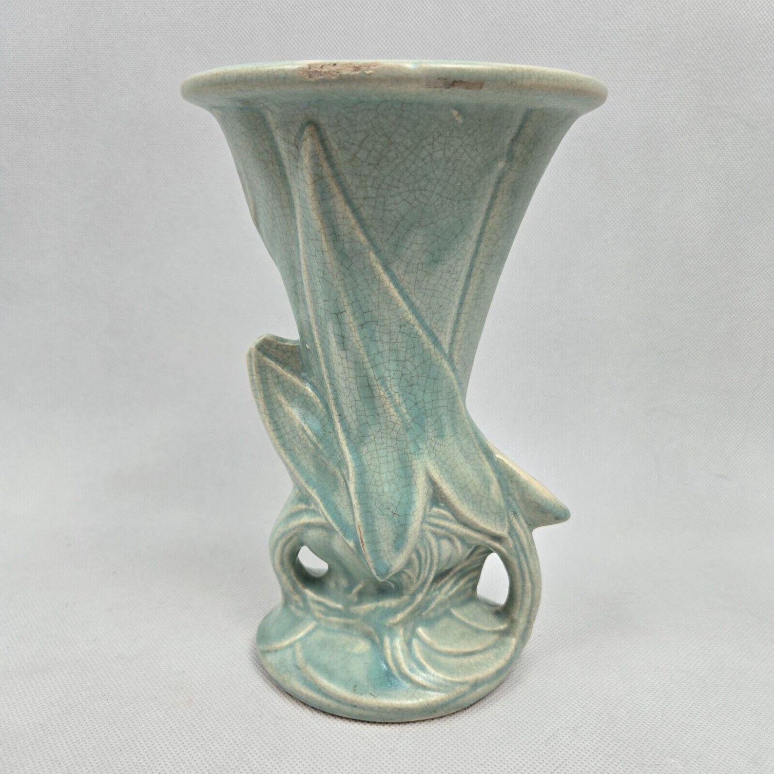 Nelson Mccoy Art Pottery Pale Aqua Arrow Leaf Vase Crazing Chips 8 SEE ...