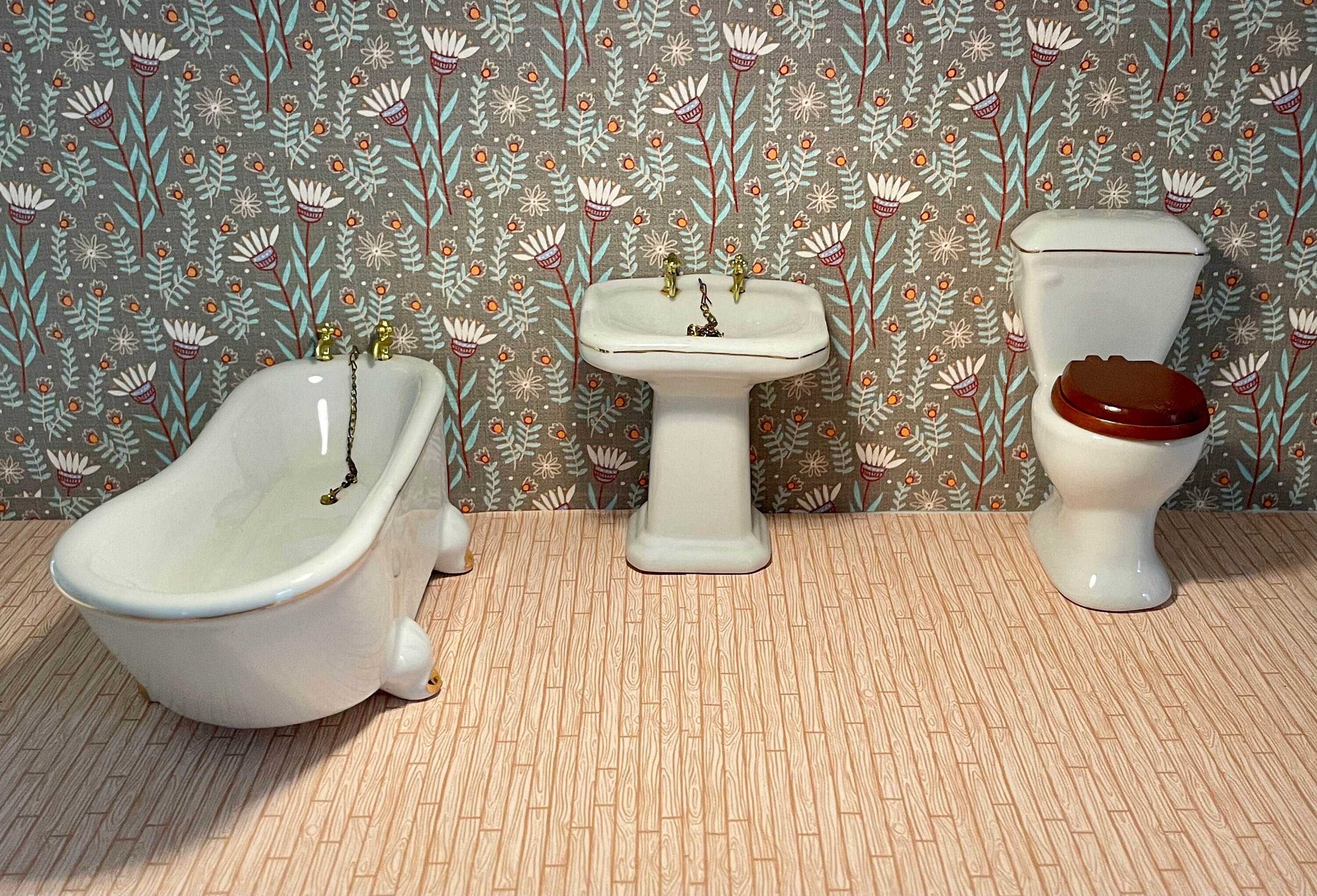 Old Will Knott Scales Bathroom