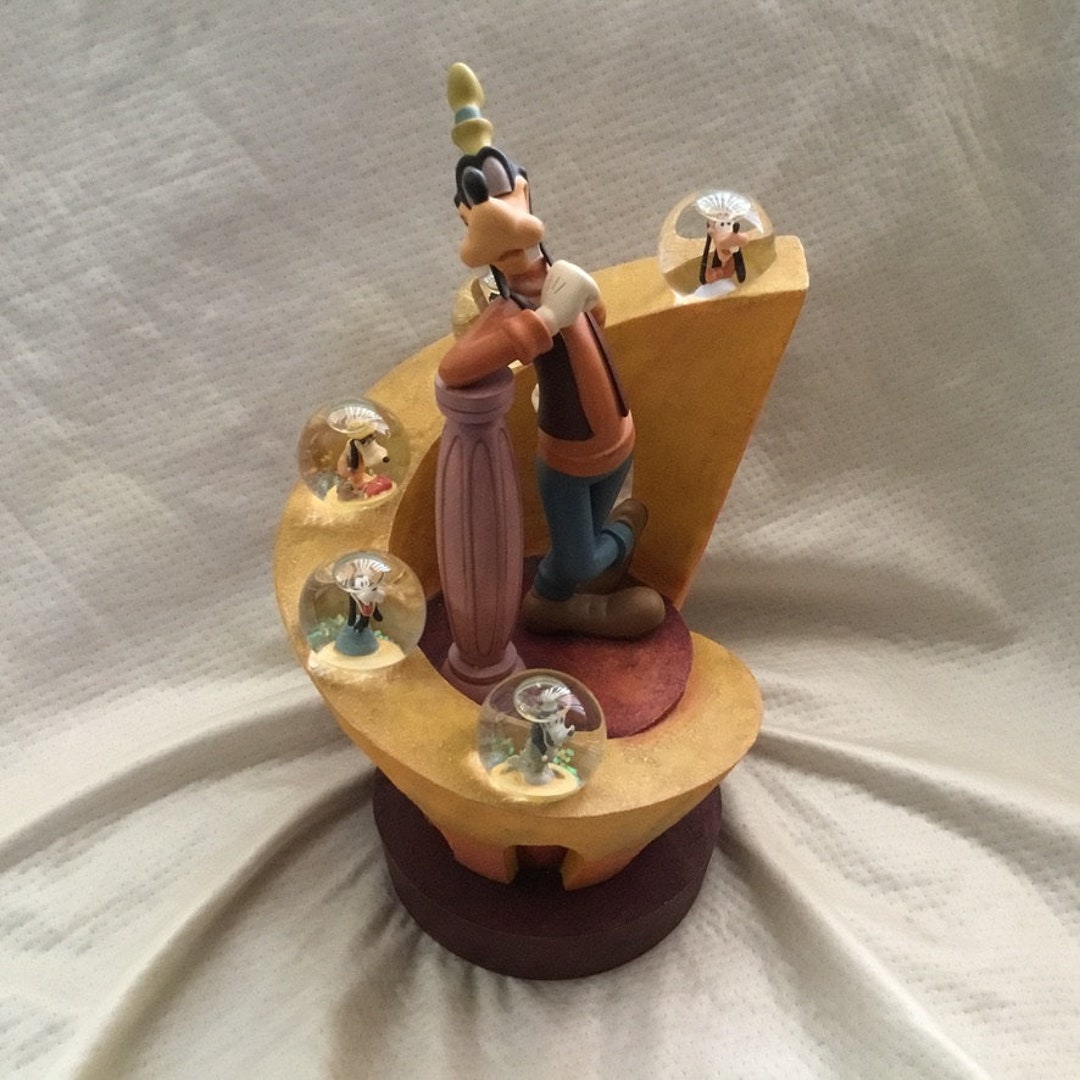 Disney 70th Anniversary Goofy Big Figure Statue Figurines 13.75 Tall ...