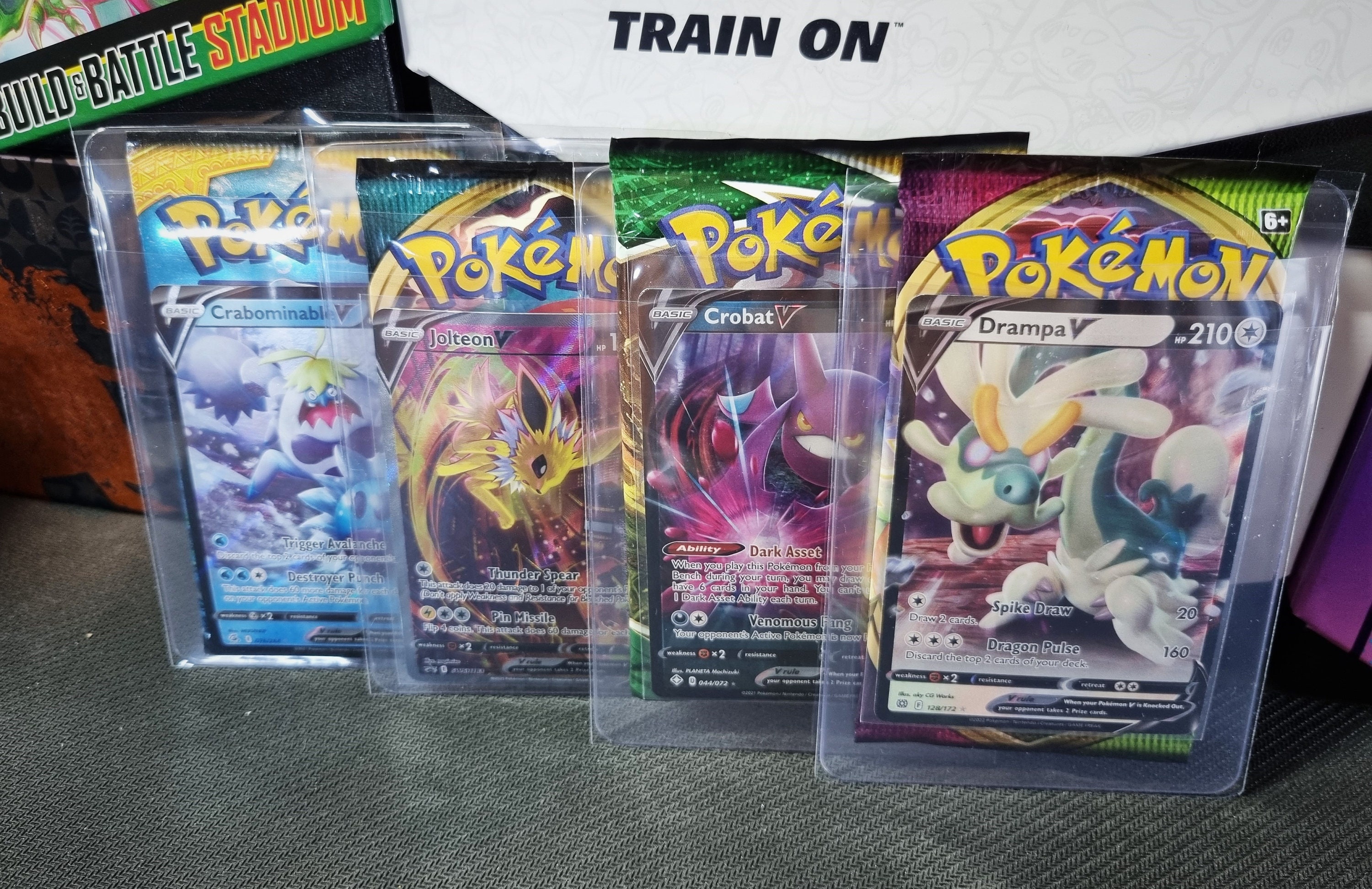 Pokemon Cards Booster Bundle 1x Booster Pack & 1x Ultra Rare V/VMAX ...