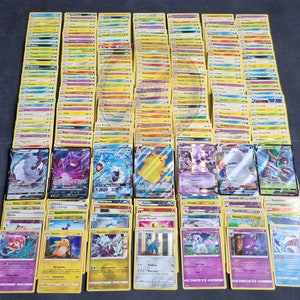200 Pokemon Cards Bulk Lot Bundle | 1x Ultra Rare VMAX | 24x Mix of Holographic/rare/reverse ...