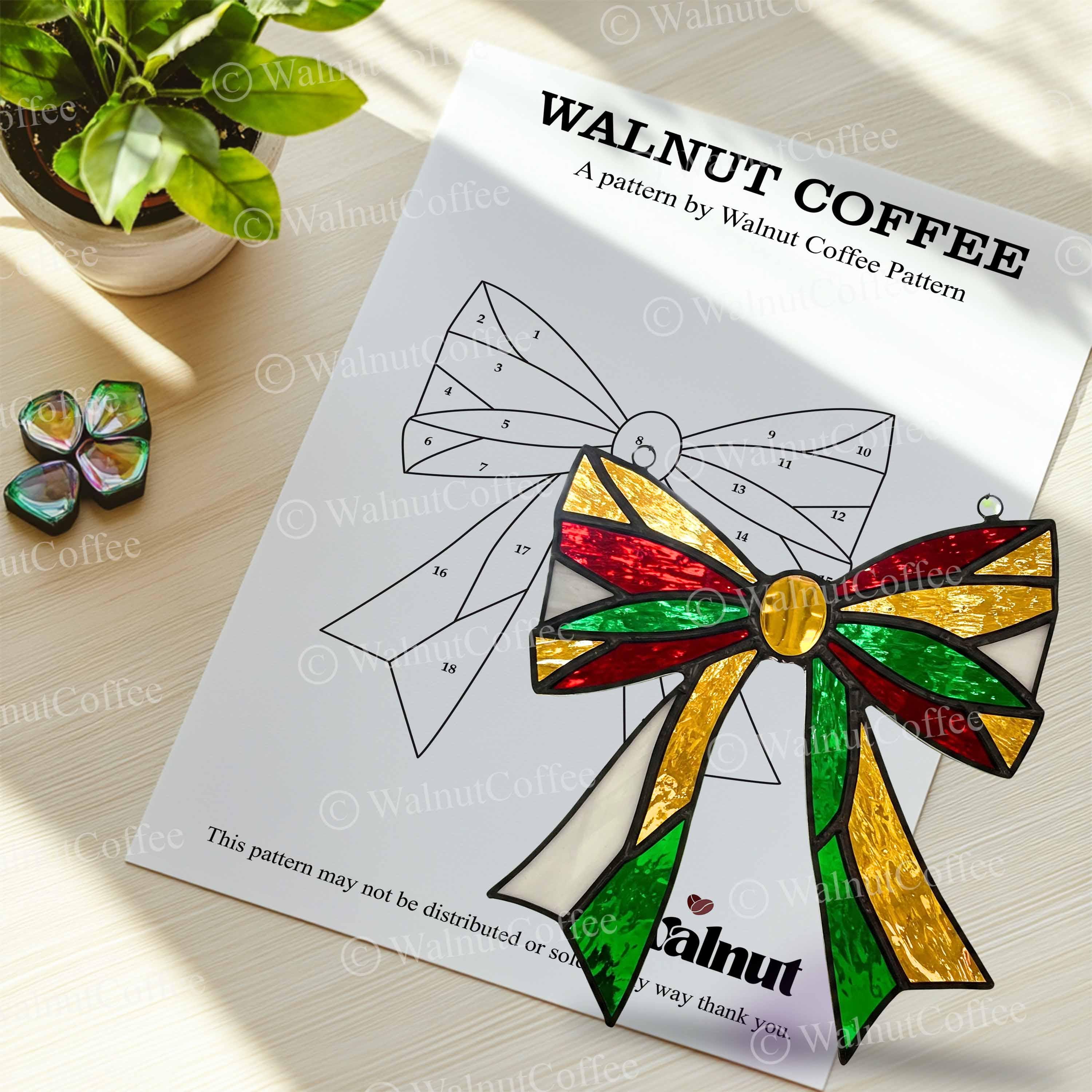 Red Green Gold Bow Stained Glass Pattern, Corlorful Bow Glass Pattern ...