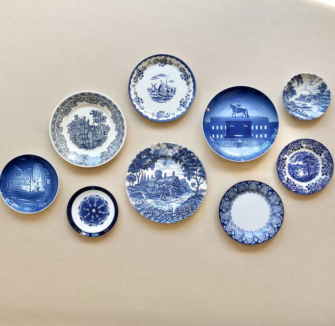 Gallery Wall / Display Eclectic Plates Collection. Blue and White ...