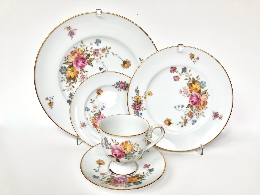 Noritake, Scala Pattern Dinnerware Set for 4. 4 Place Settings. Dinner ...