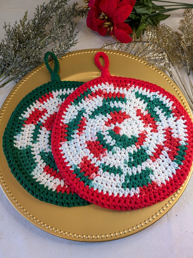 Mistletoe Crochet Hotpads | Set of 2 - Etsy