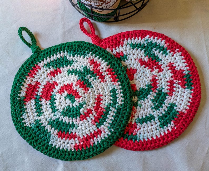 Mistletoe Crochet Hotpads | Set of 2 - Etsy