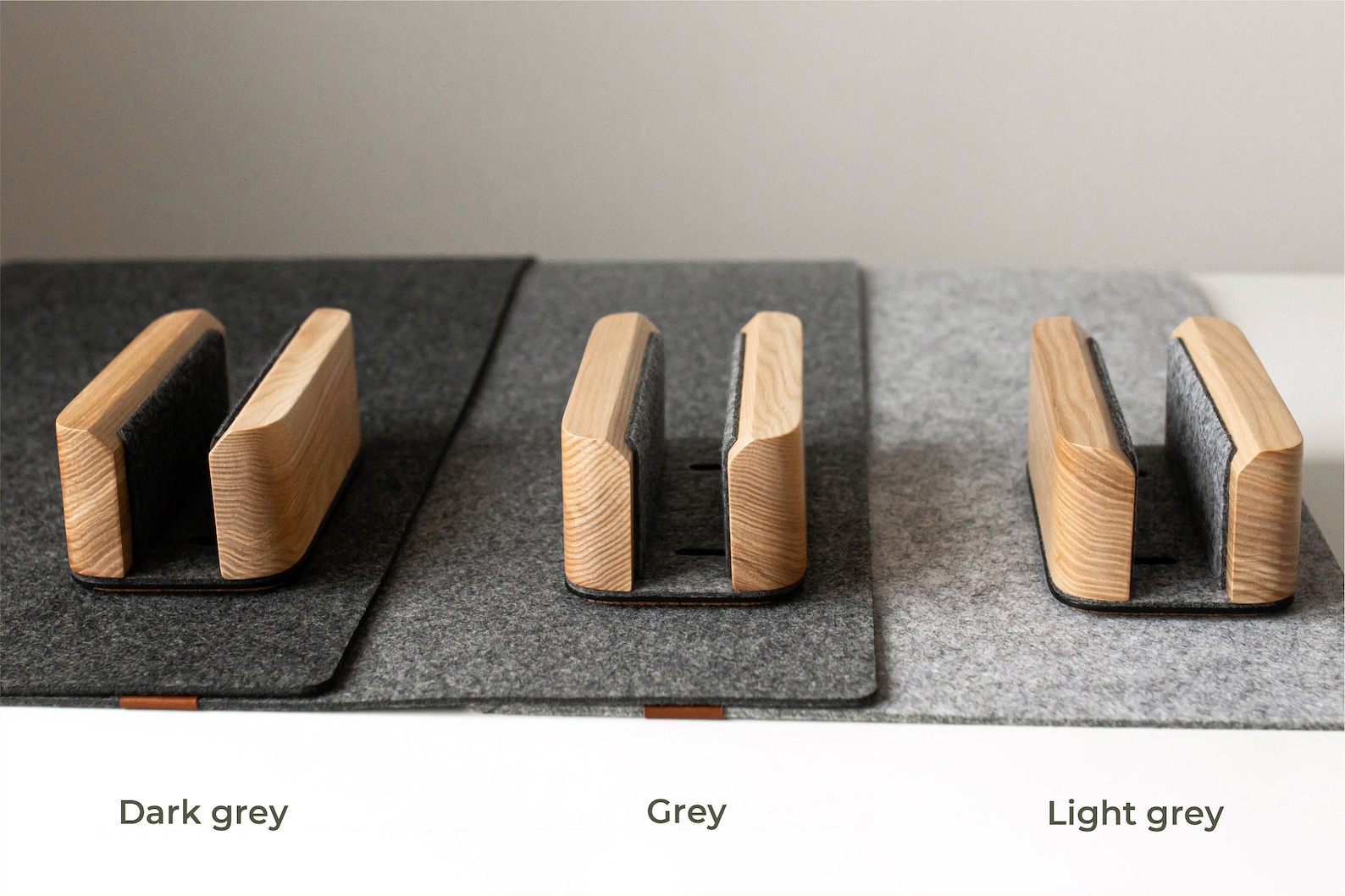 Vertical Laptop Stand Wooden Holder for Tablet and Laptop Desk ...