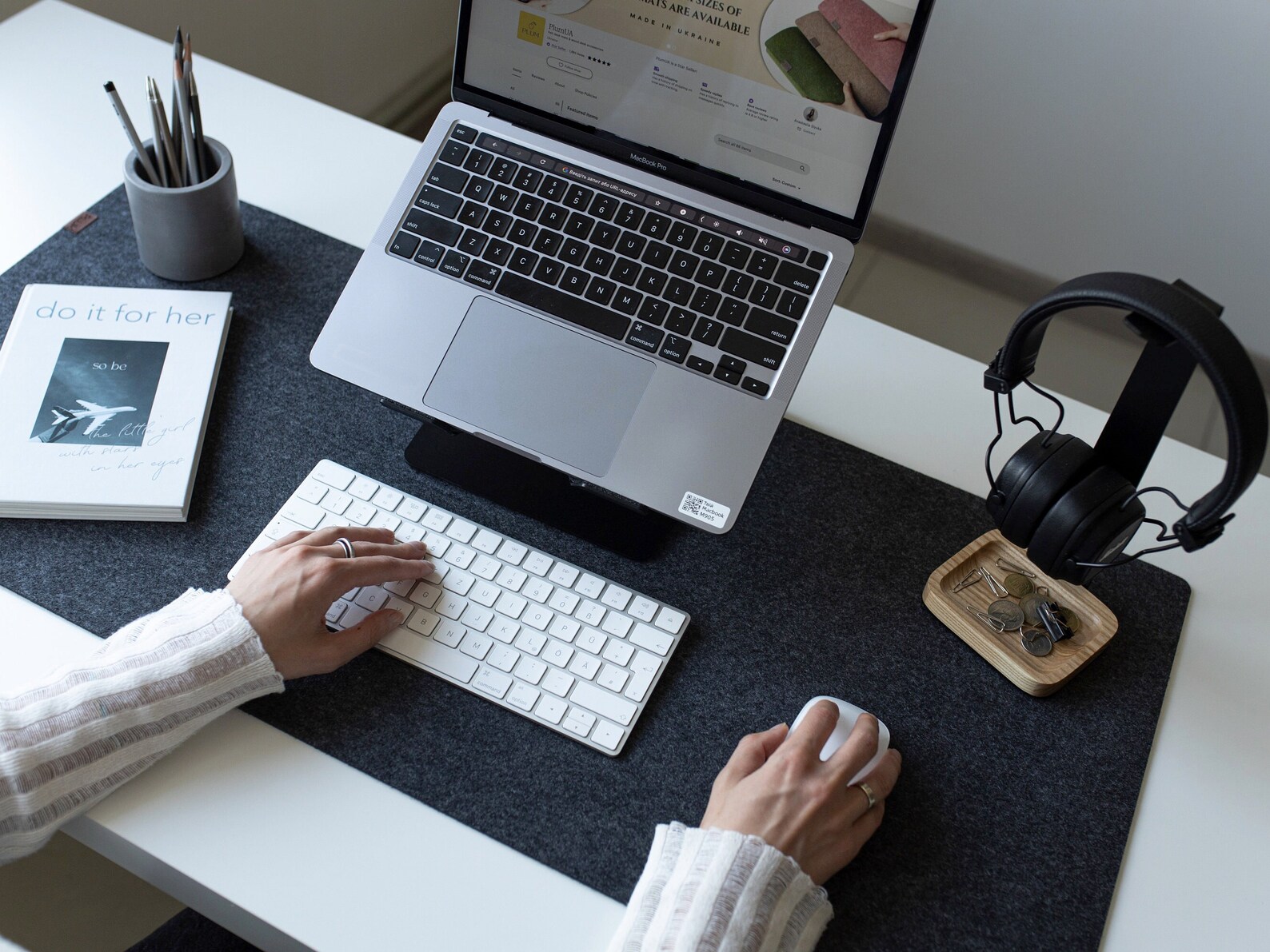 Laptop Stand Wood, MacBook Air & Pro Stand, Laptop Monitor Riser, Desk ...