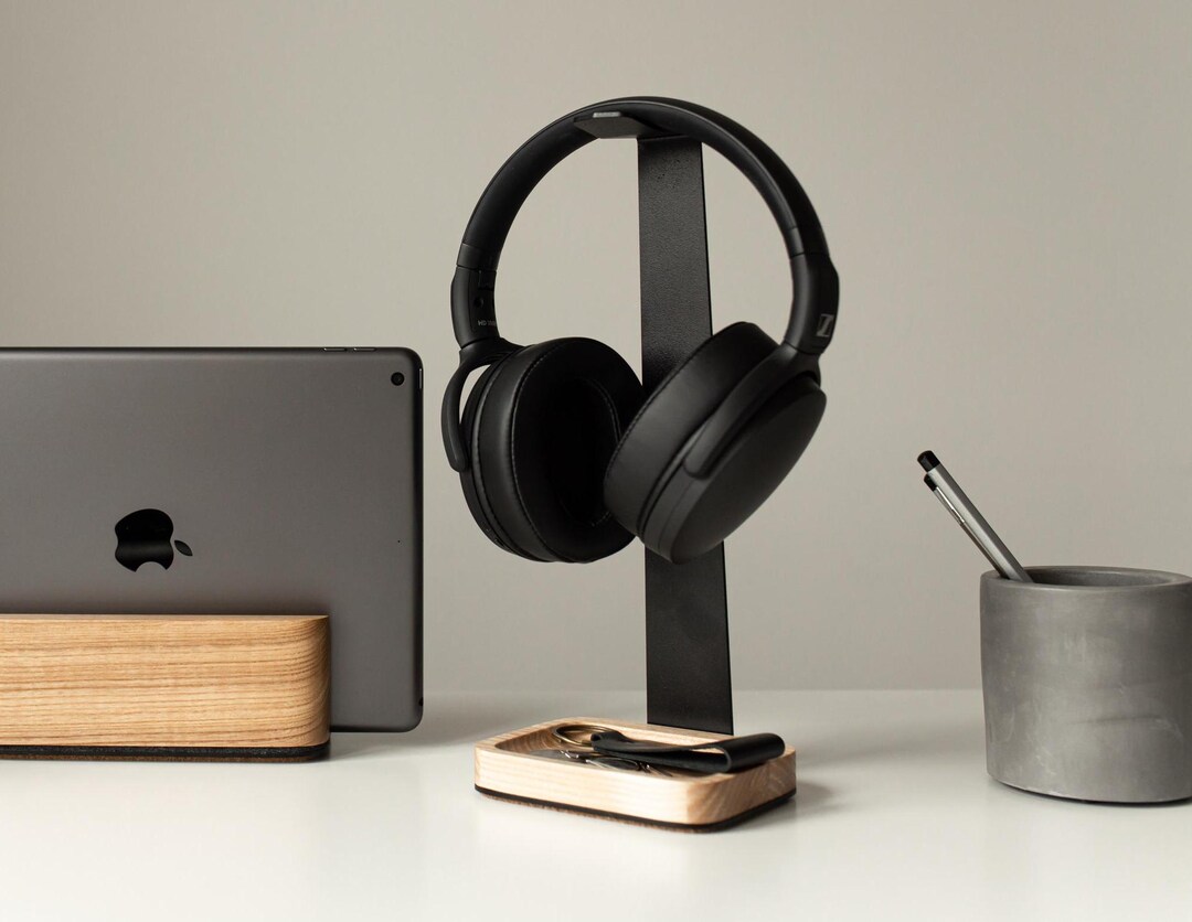 Wooden Custom Headphone Stand, Headset Stand With Wood Engraving ...