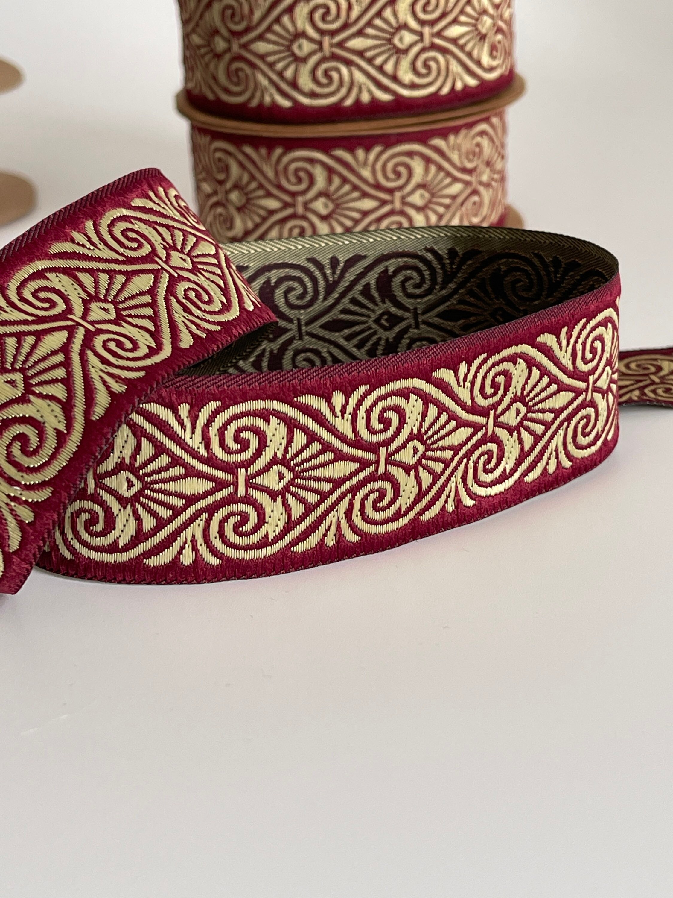 Medieval Braid 35 Mm Oriental Heart Jacquard Embroidered Ribbon ...