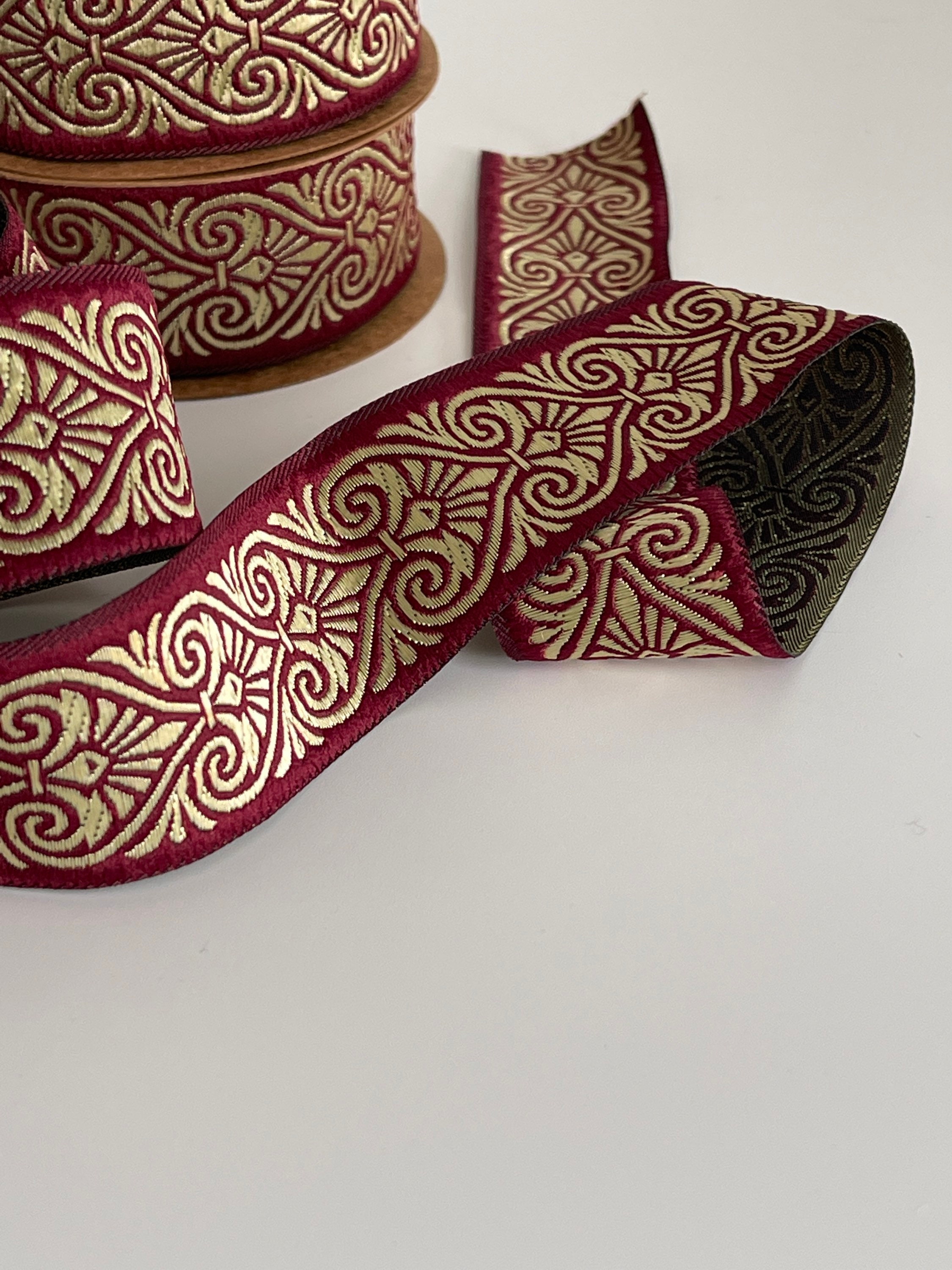 Medieval Braid 35 Mm Oriental Heart Jacquard Embroidered Ribbon ...
