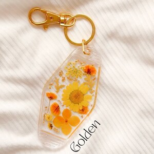Pressed Flower Retro Motel Keychain | Custom Keychain | Pressed Flower ...