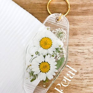 Pressed Flower Retro Motel Keychain | Custom Keychain | Pressed Flower ...