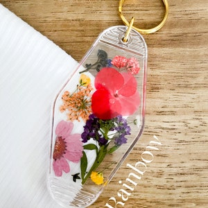 Pressed Flower Retro Motel Keychain | Custom Keychain | Pressed Flower ...