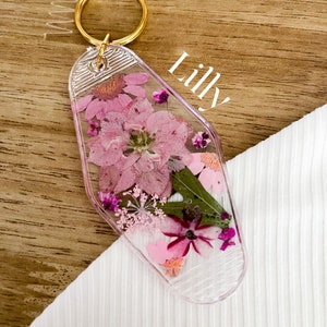 Pressed Flower Retro Motel Keychain Custom Keychain Pressed Flower ...