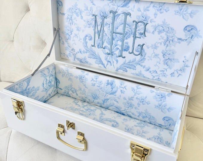 World War II U.S. Army Footlocker, Military Foot Locker, Rustic Wood ...