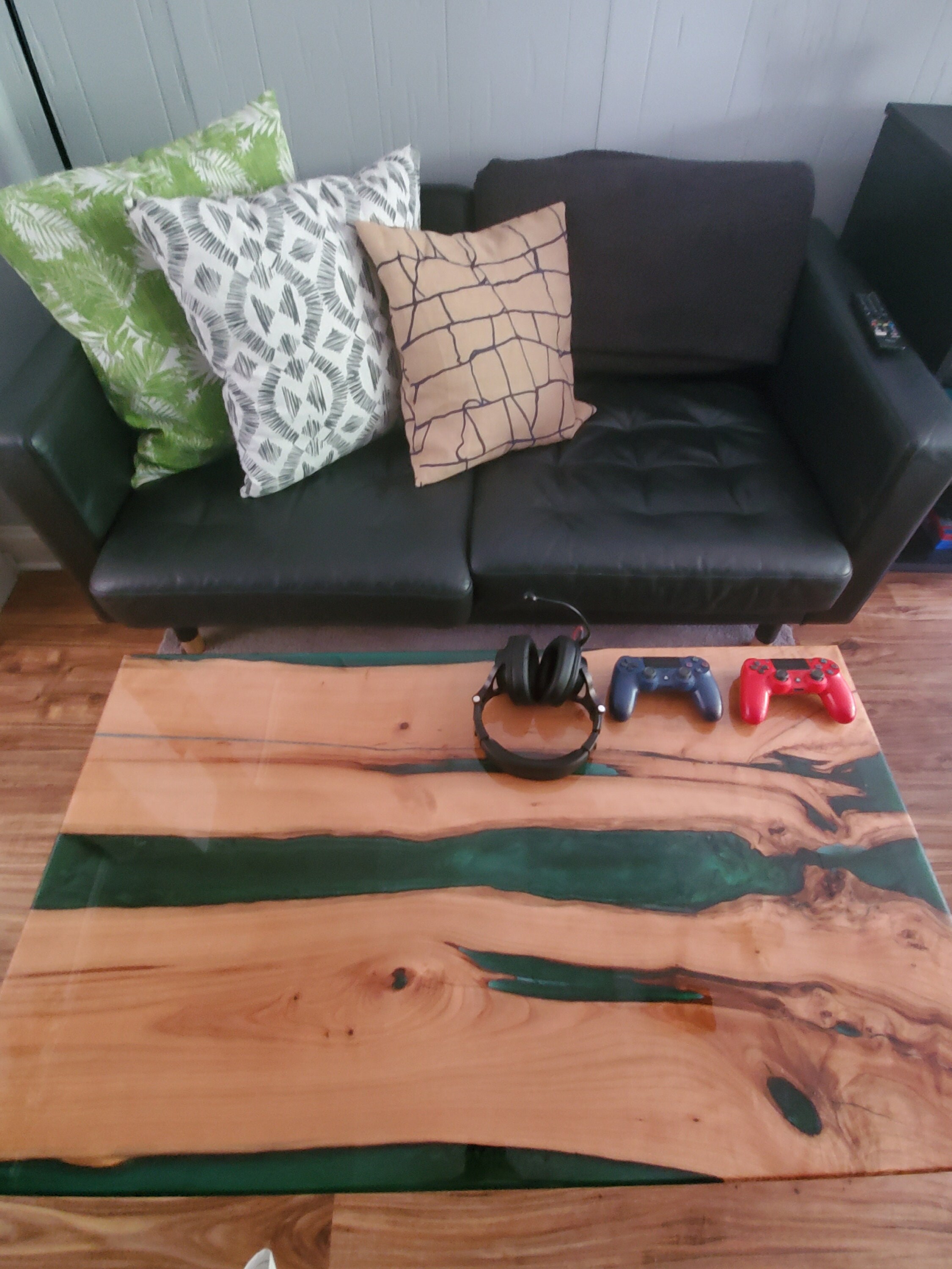 Epoxy Resin Table in Emerald Green Handmade Wood and Resin Dining Table ...