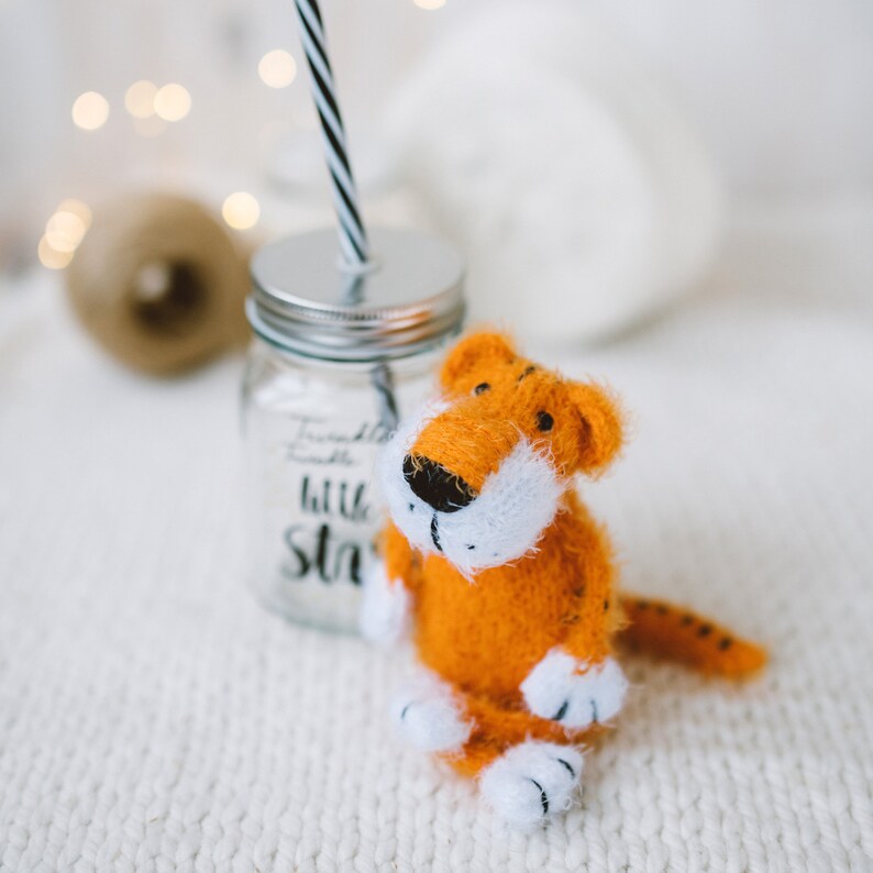 Funny Tiger Knitting Pattern. Knitted Amigurumi Tiger Step by Step ...