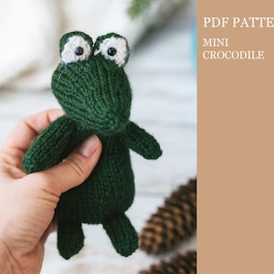 Mini Crocodile Knitting Pattern. Little Knitted Realistic Alligator ...