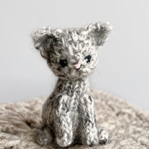 Mini Cat Knitting Pattern Tiny Pet Pattern. Nimble Mouse as a Gift ...