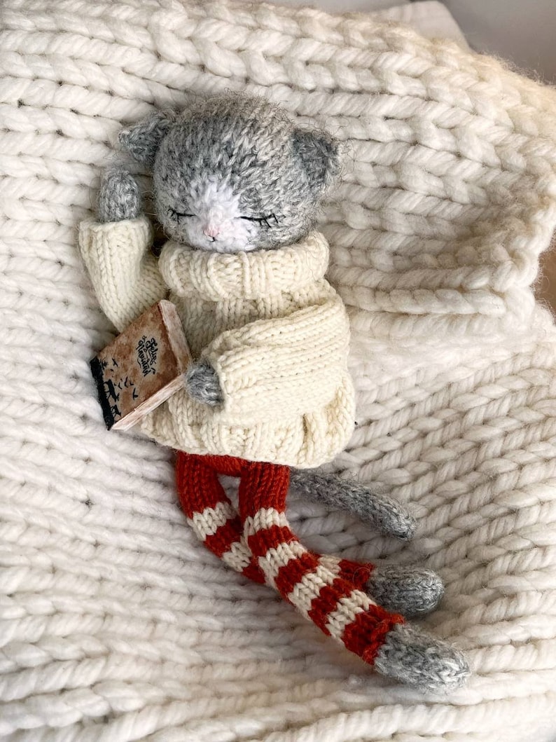 Mia the Kitty Knitting Pattern. Cute Cat Pattern. English and Russian ...