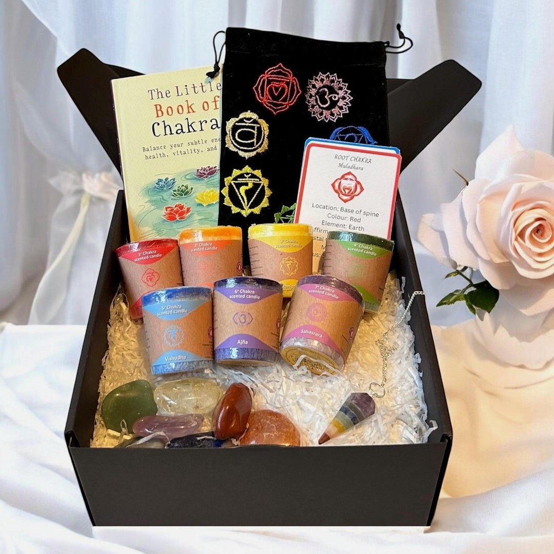 7 Chakra Gift Set With Healing Crystals, Chakra Candles Essential Oil ...