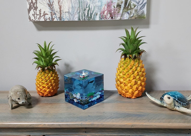 Ocean Resin Whale Cube With a Boat, Turtle, Lobster, 4 Whales, a ...