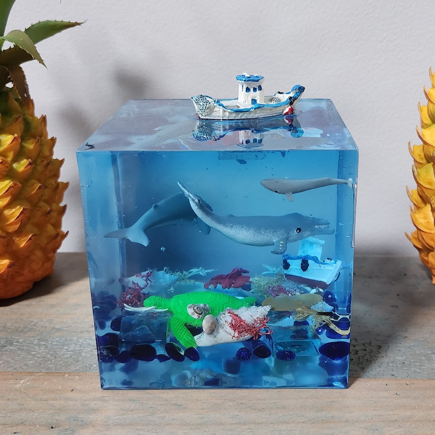 Ocean Resin Whale Cube With a Boat, Turtle, Lobster, 4 Whales, a ...